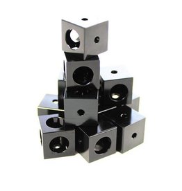 Triangular inner corner bracket - MakerBeam