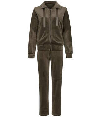 Homesuits, comfy & soft, there is a style to suit you! - Pyjama-direct