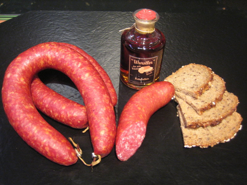 Rinderwurst im Ring frisch geräuchert hier online kaufen vom Metzger ...