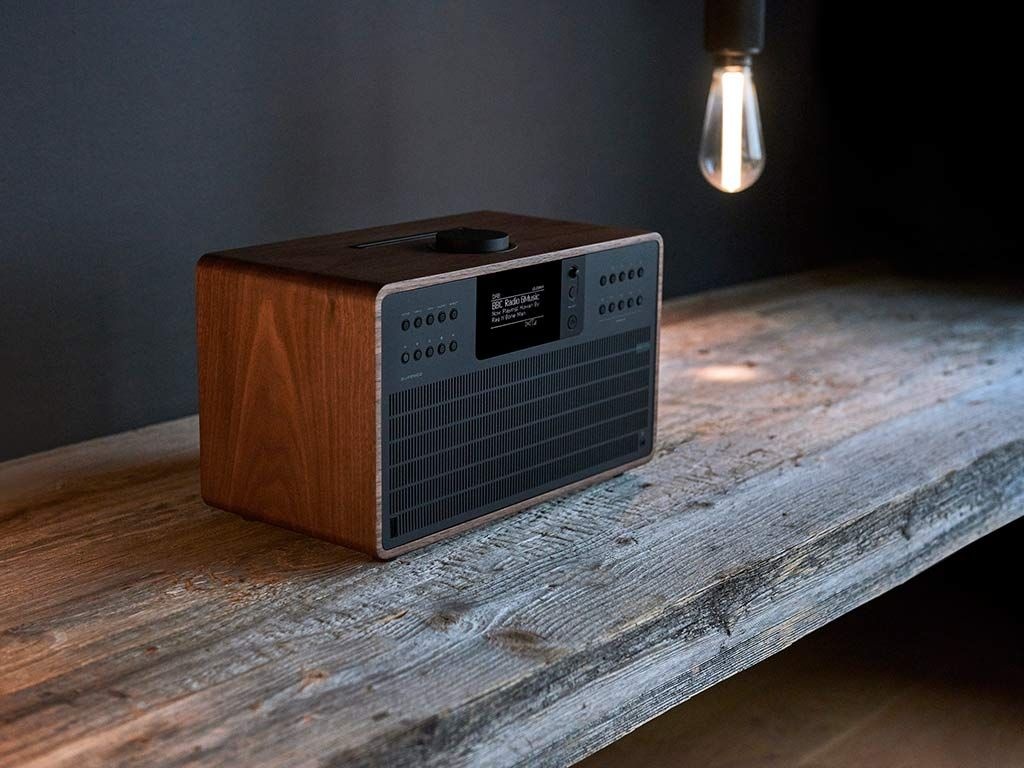 Revo SuperCD (Walnoot/Zilver) - Hi-Stands webshop!