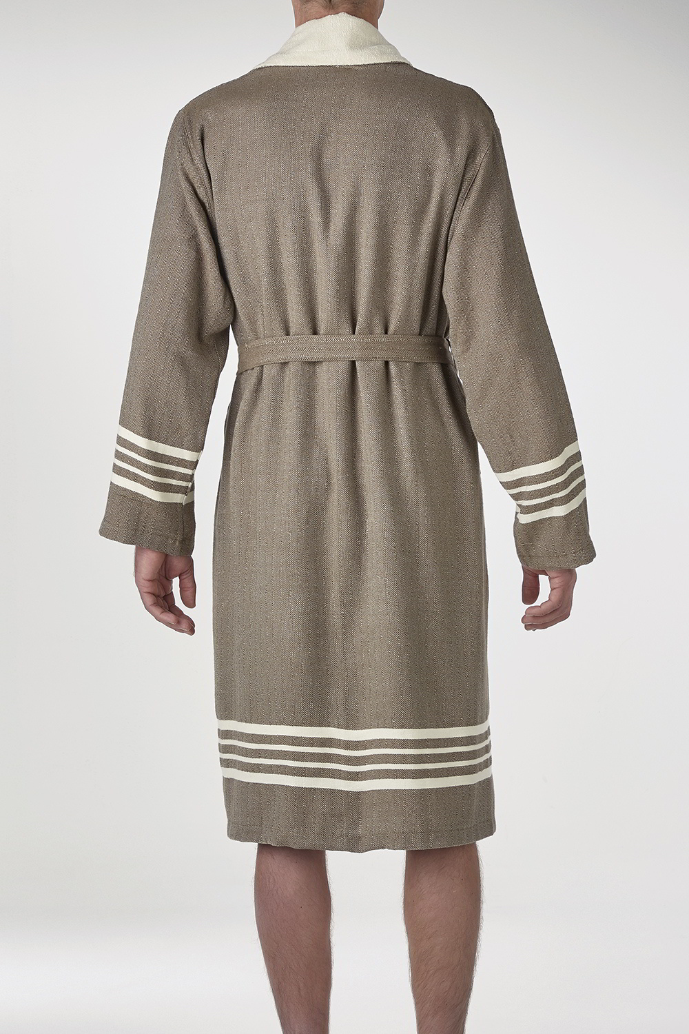 [Sauna] Deze khaki badjas is heerlijk om in weg te kruipen. Aanrader ...