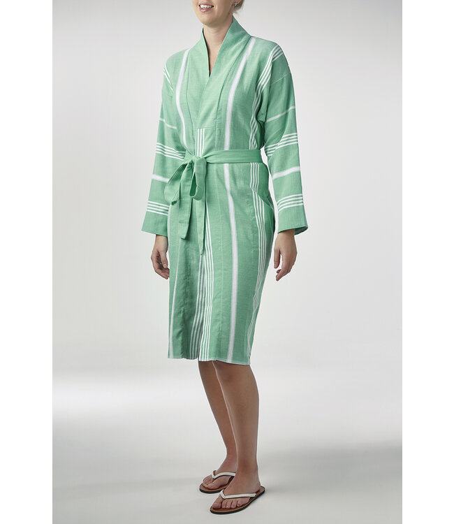 Deze dunne badjas is de perfecte sauna basic - Hamamdoeken.com