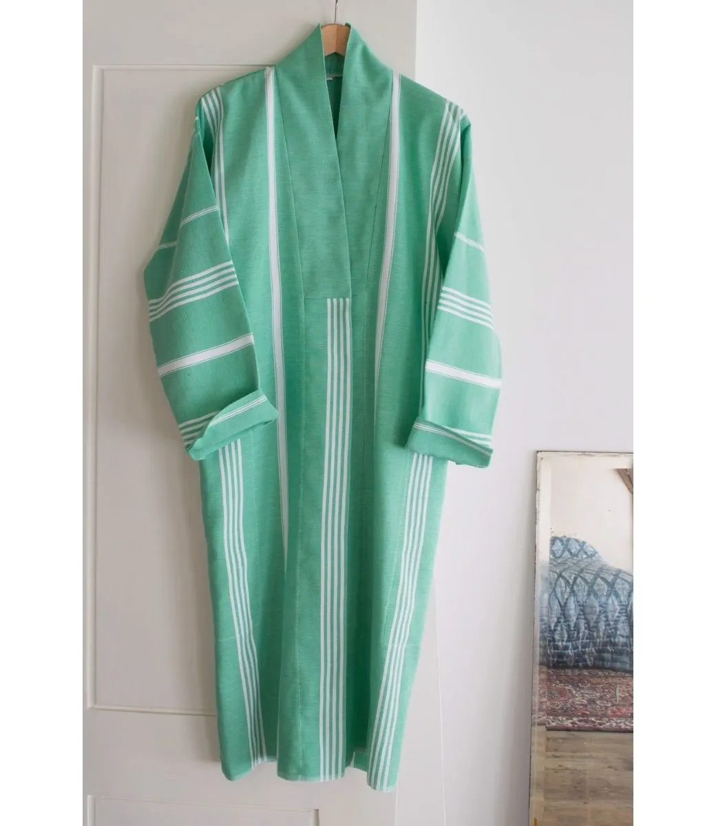 Deze dunne badjas is de perfecte sauna basic - Hamamdoeken.com