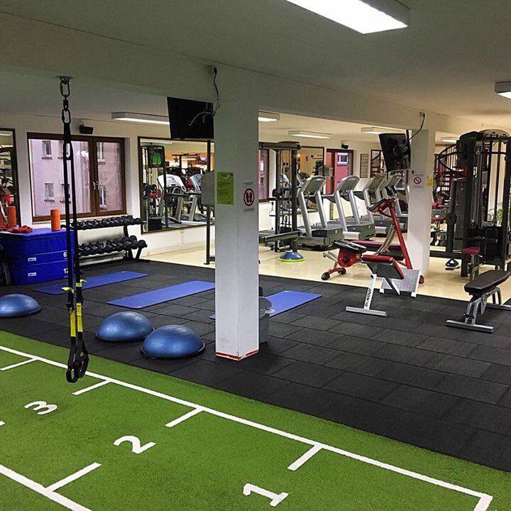 Rubber Crossfit Tegel 100 x 100 cm met schijnvoeg - Fitnesskoerier.nl