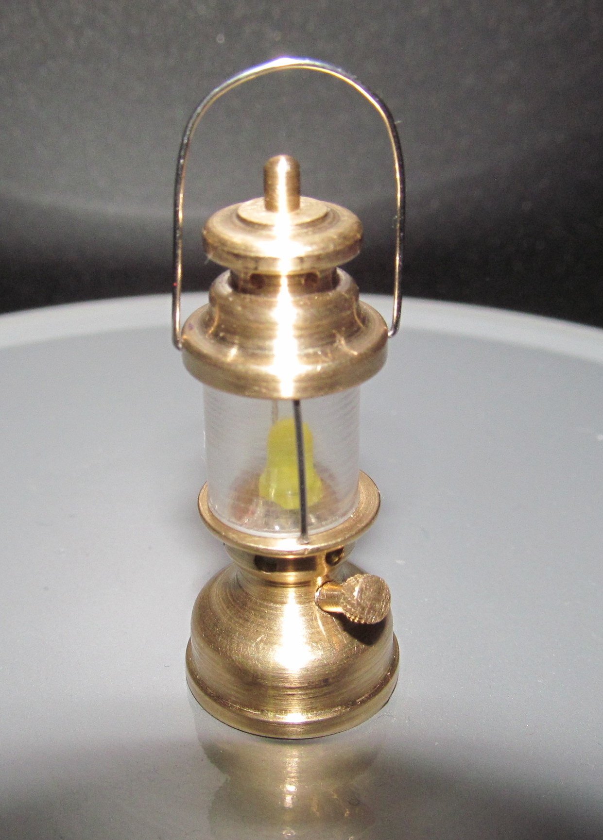 40.35.050 Olielamp (met LED verlichting) - Modelbouwtekeningen.nl