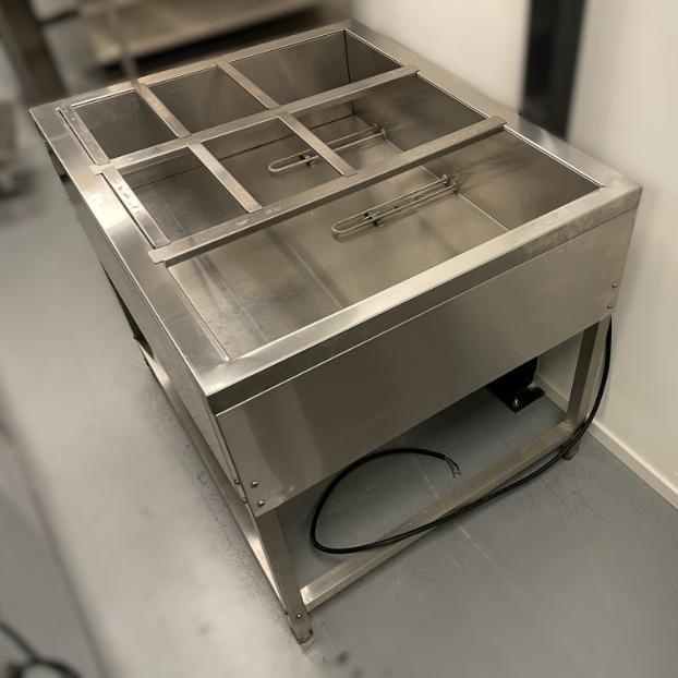 Showroom model: Bain-marie | 9x 1/2GN 200mm | (B)109,5x(D)92x(H)91cm ...