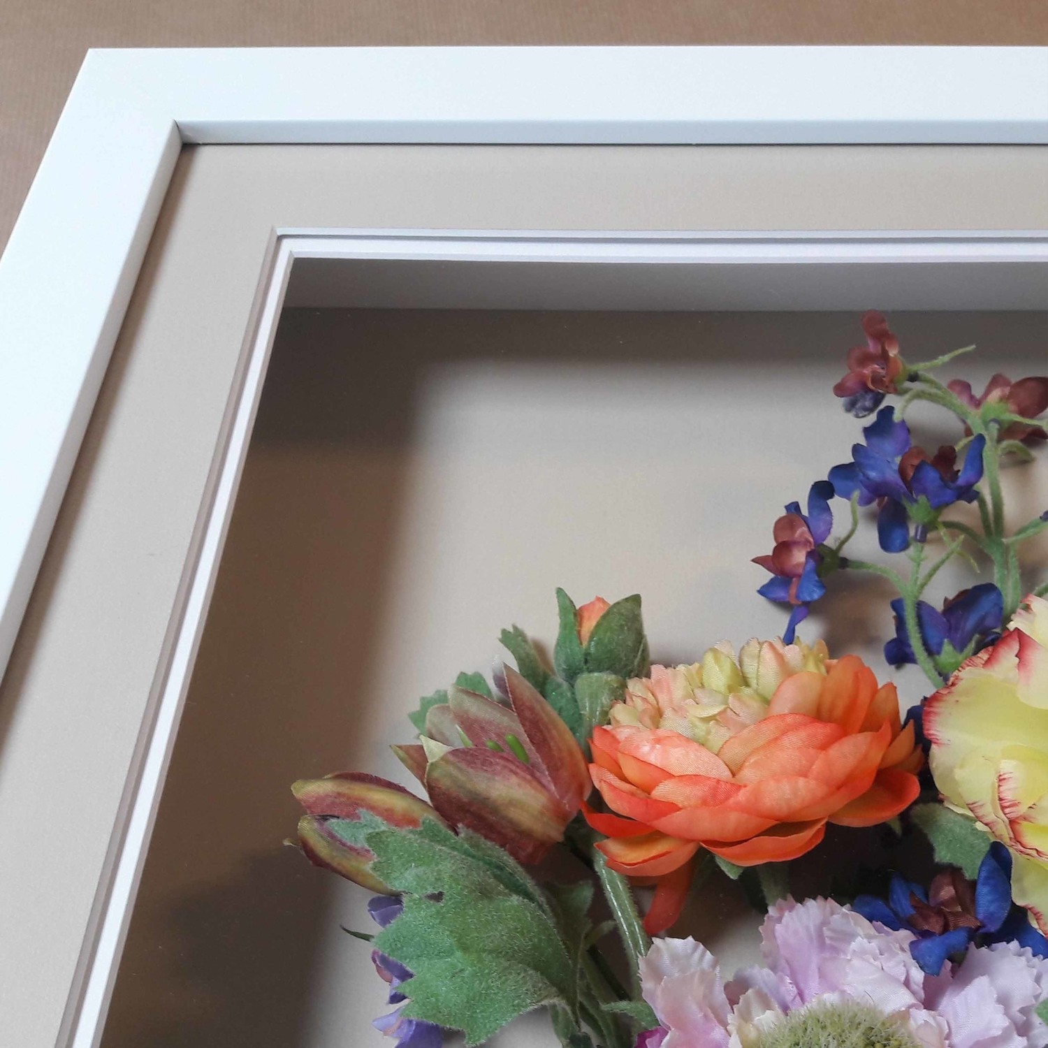 Verdiept inlijsten met 3D witte lijst met museumglas object inlijsten ...