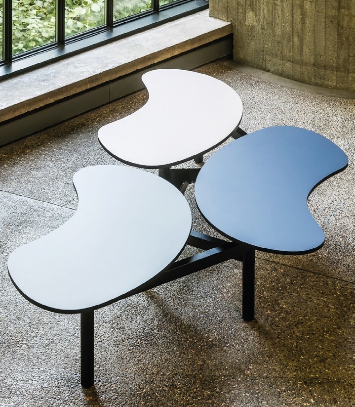 Bulo Senses hoogte instelbaar bureaueiland voor 3 personen - Design ...