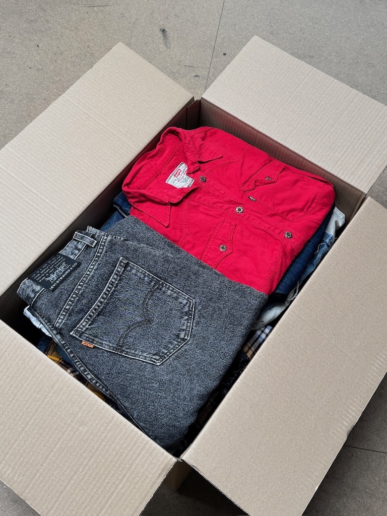 Curated Vintage Box: Levi's Mix (40kg) - ReRags Vintage Clothing Wholesale
