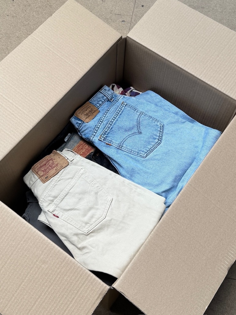 Curated Vintage Box: Levi's Mix (40kg) - ReRags Vintage Clothing Wholesale
