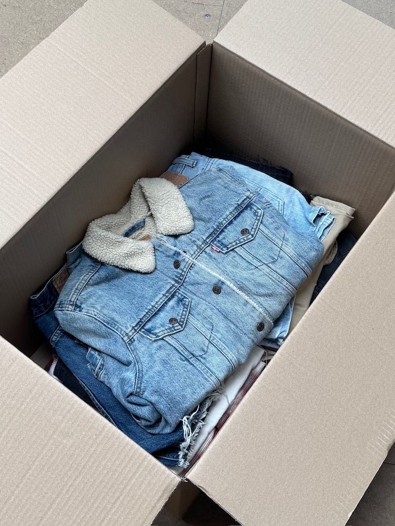 Curated Vintage Box: Levi's Mix (40kg) - ReRags Vintage Clothing Wholesale