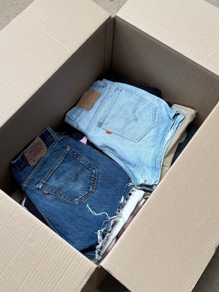 Curated Vintage Box: Levi's Mix (40kg) - ReRags Vintage Clothing Wholesale