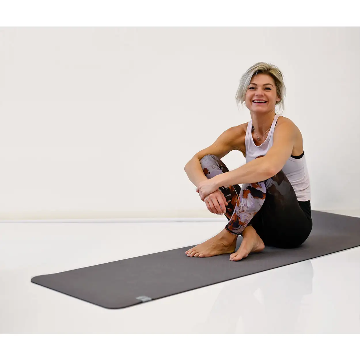 Eco Yogamat │ TPE │ 6mm │ Love Generation │Grijs - Yogashop B.V.