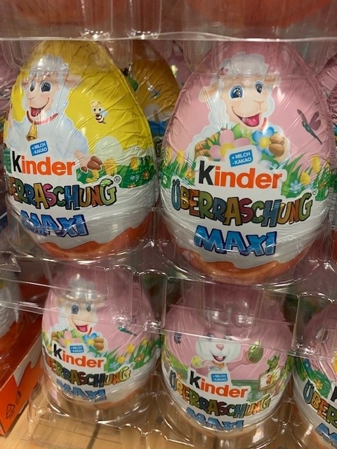 Kinder Surprise Ei Maxi 100gr Klinkers Zoetwaren BV Kinder Surprise Ei Maxi 100gr Klinkers Zoetwaren BV