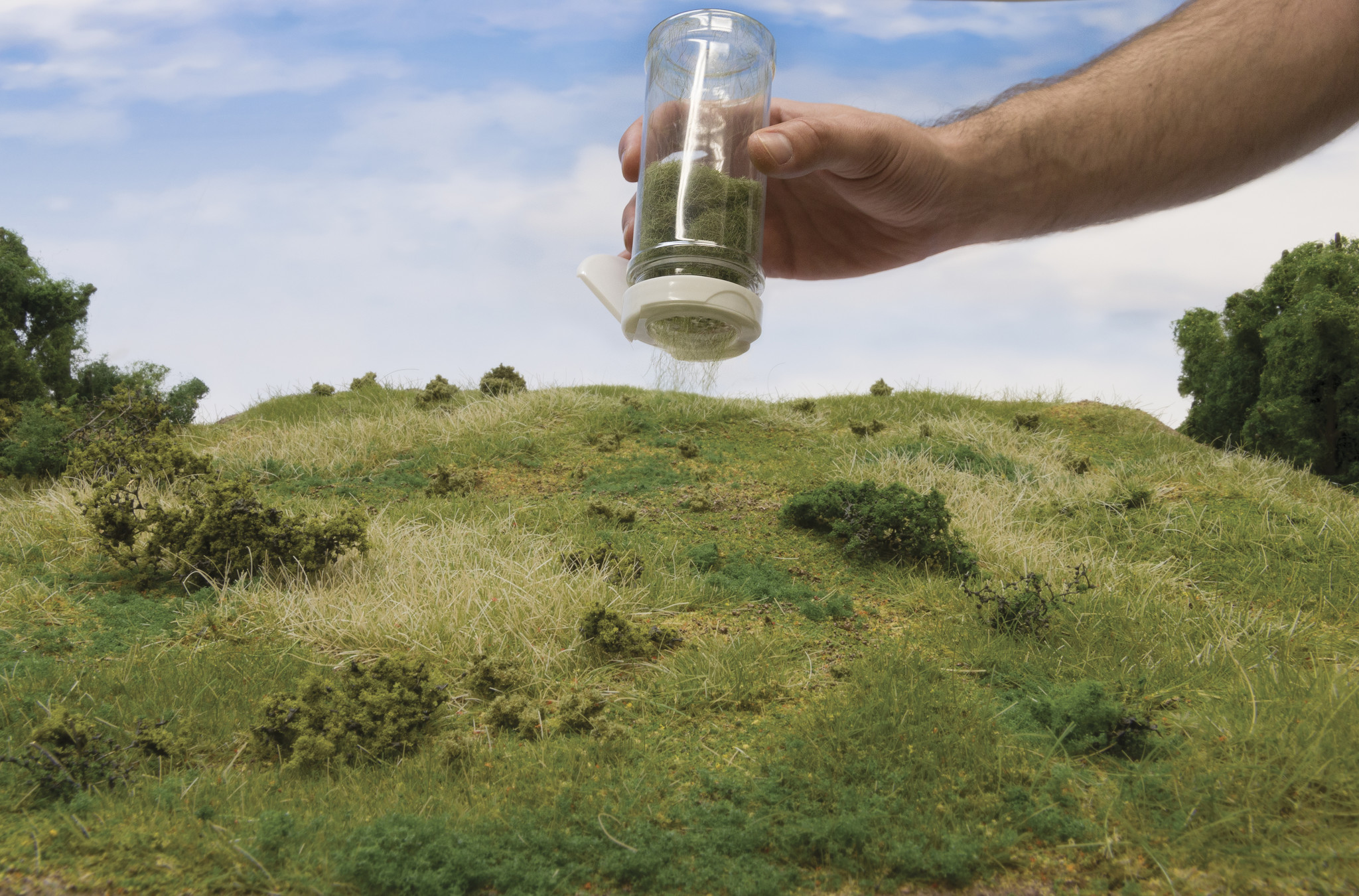 Woodland Scenics Static Grass Shaker Kit - All Game Terrain - 5x - WLS-G6595 - Buy now at ...