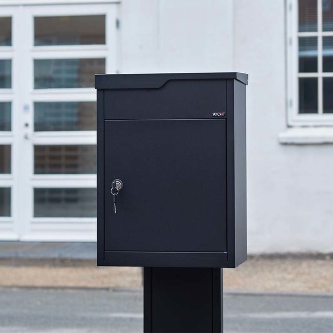Allux 560 Zwart pakketbrievenbus - Tuinvoordeel.eu