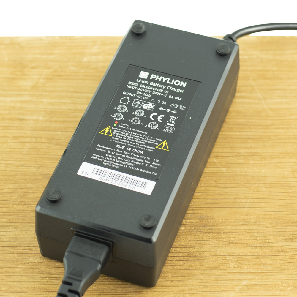 Phylion fiets acculader 36V 2A - Acculaders.nl