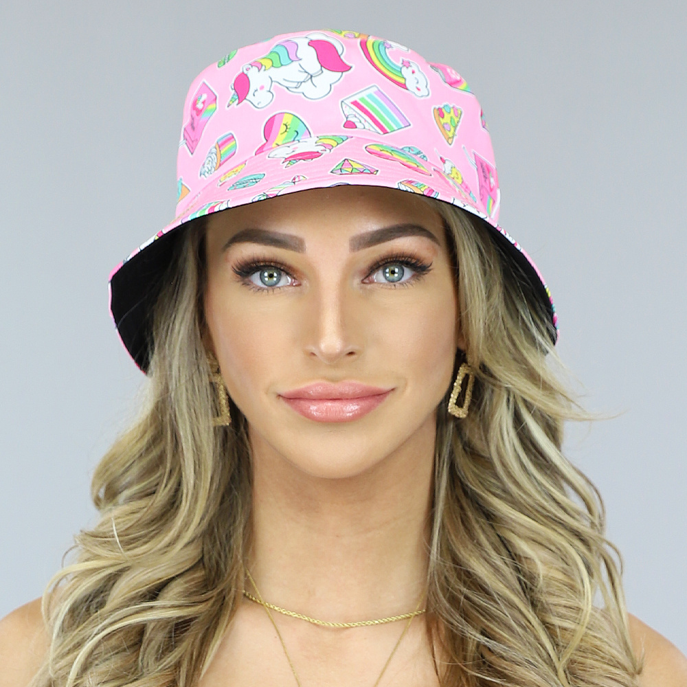 Roze Bucket Hat met Regenboog Snoepjes - Uwantisell.nl