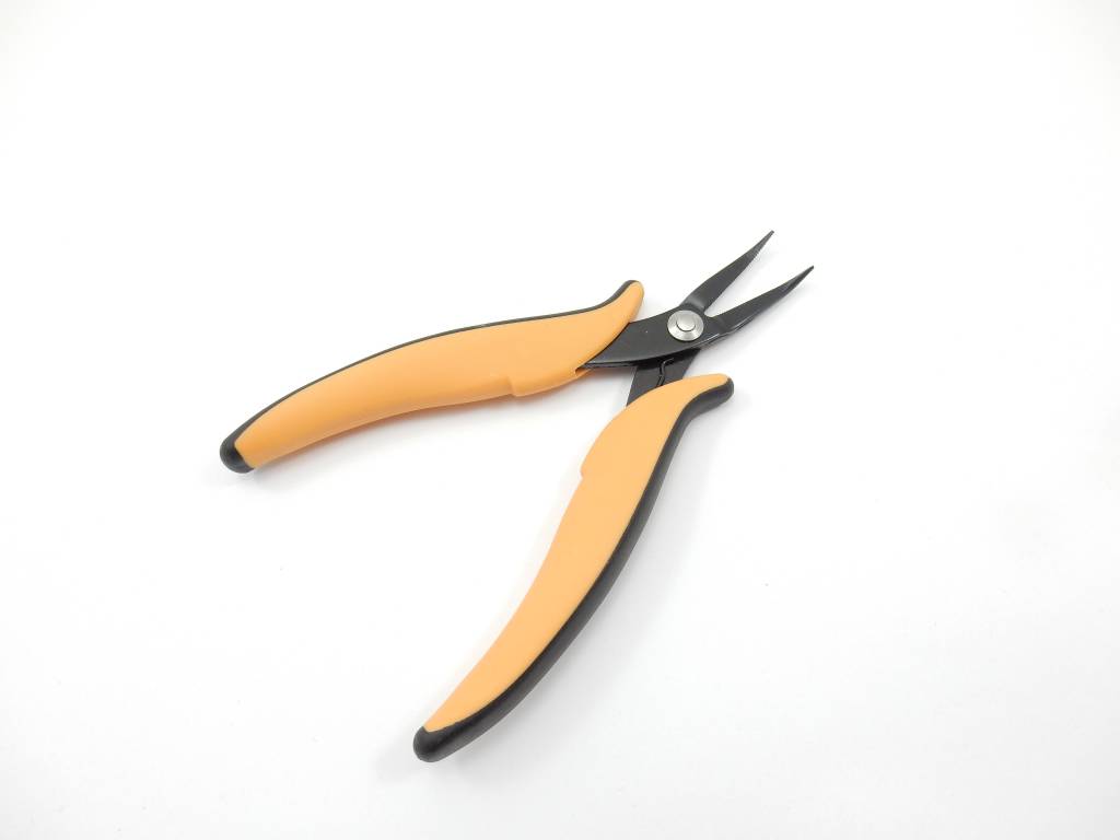 Needle nose pliers bent fine - Mark's Miniatures