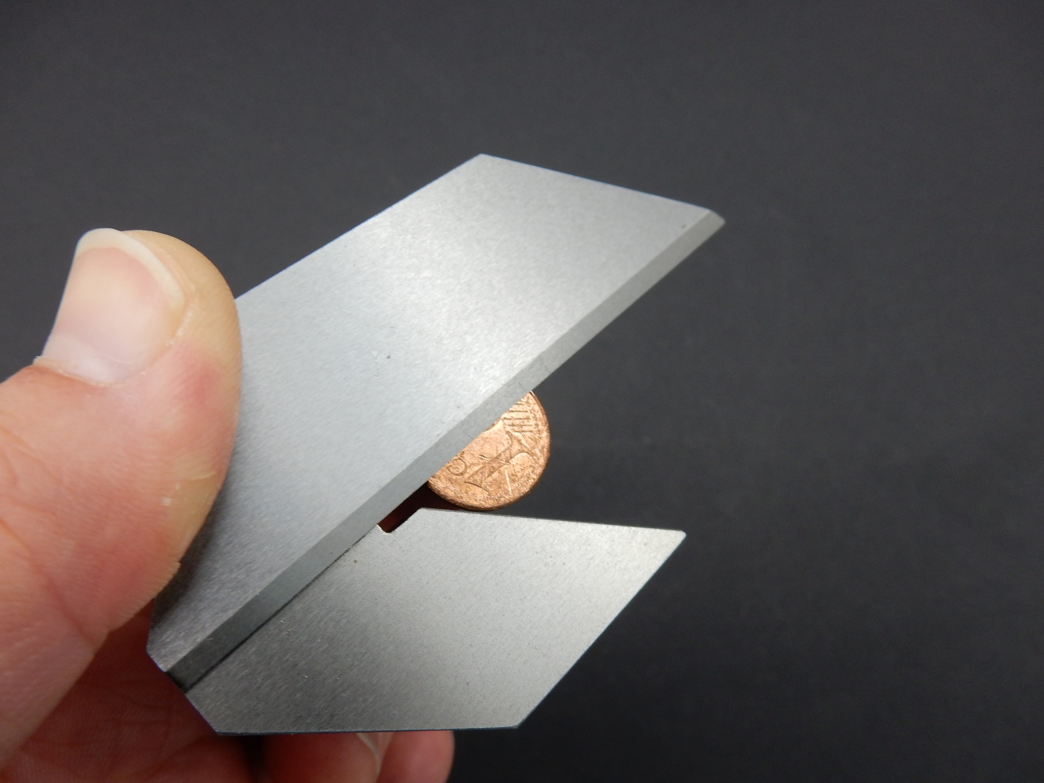 Center-finder-80x50mm - Mark's Miniatures