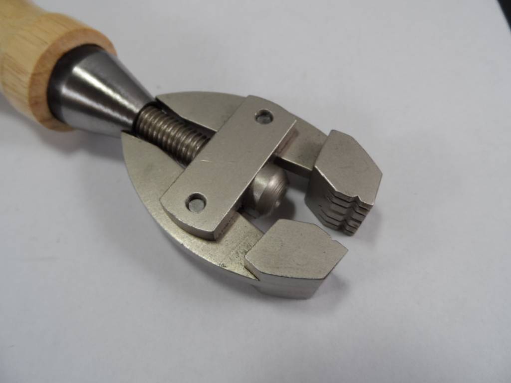 Hand vice - opens rotated - Mark's Miniatures