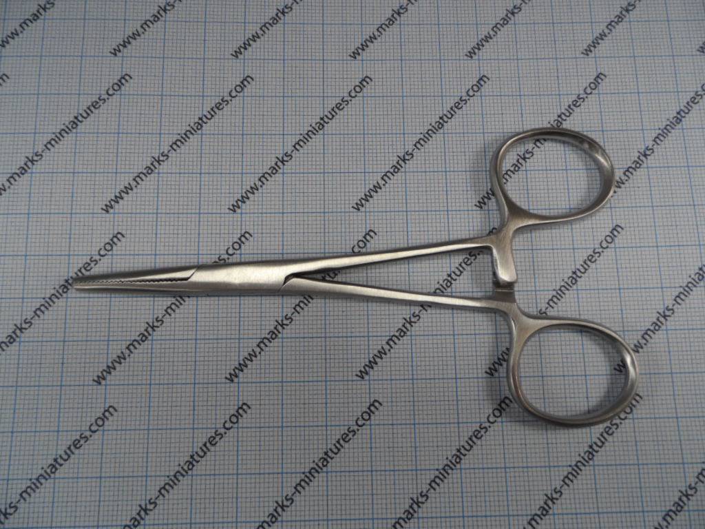 Universal holder/plier - Mark's Miniatures