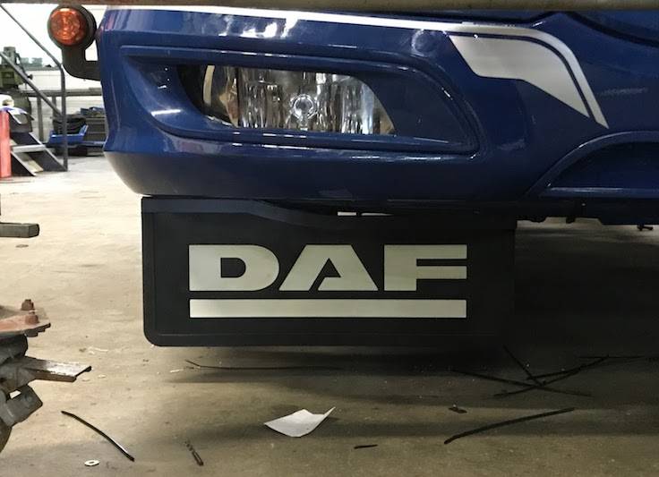 Mudflap brackets for DAF XF Euro 6 - Go-in-Style.nl