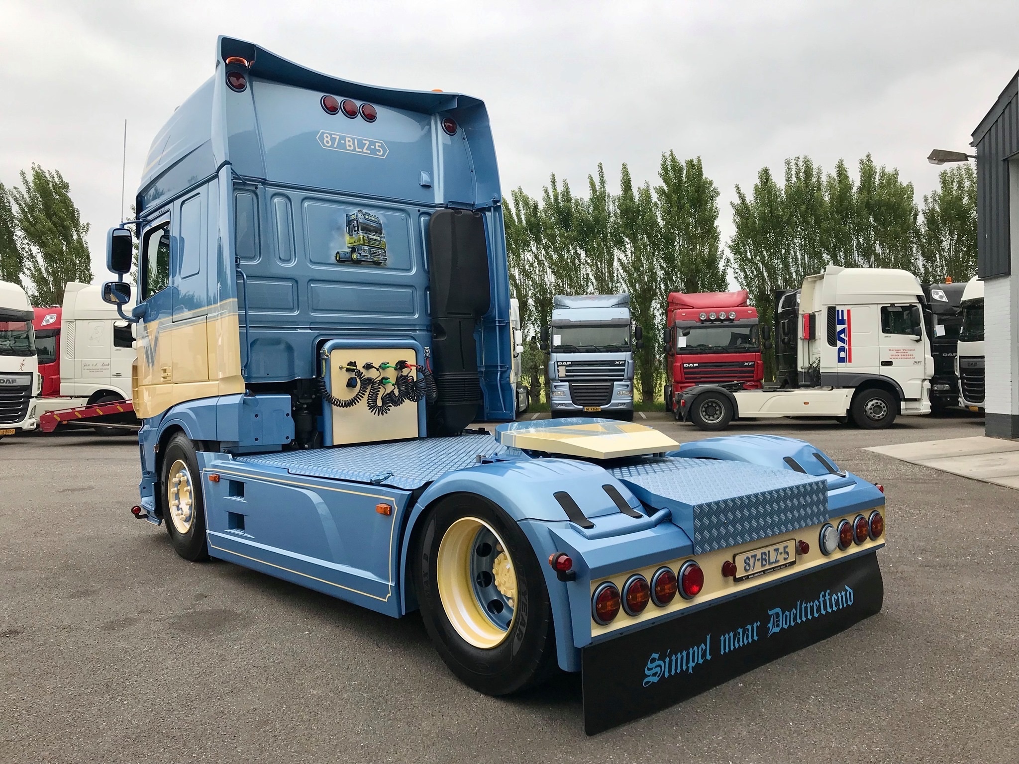 Sideskirt extensions (set) for DAF XF Euro6 - Go-in-Style.nl