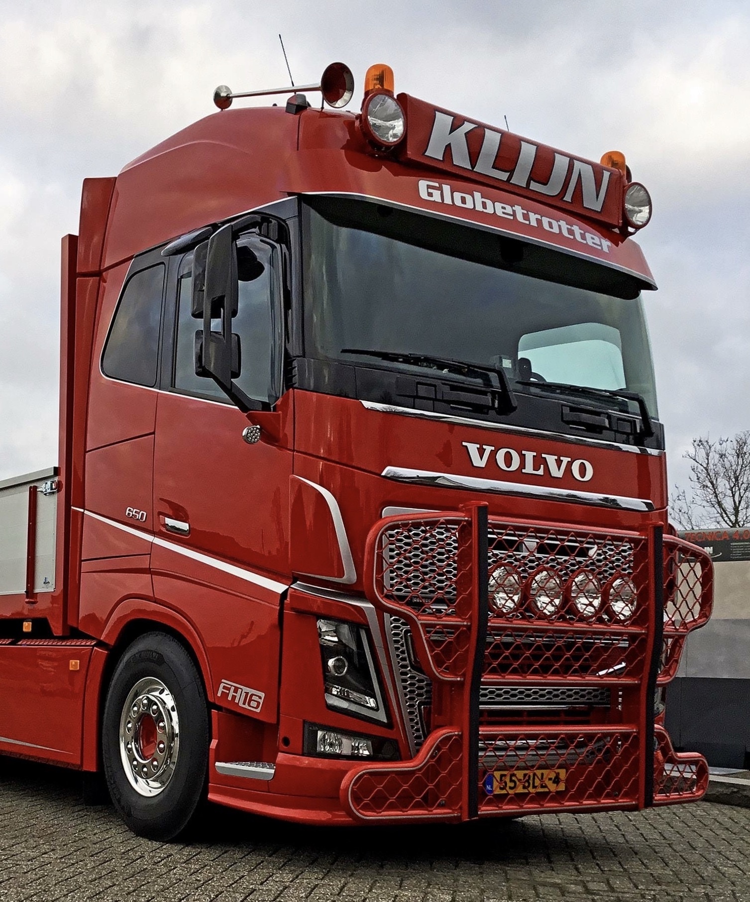 Volvo logo letters stainless steel - Go-in-Style.nl