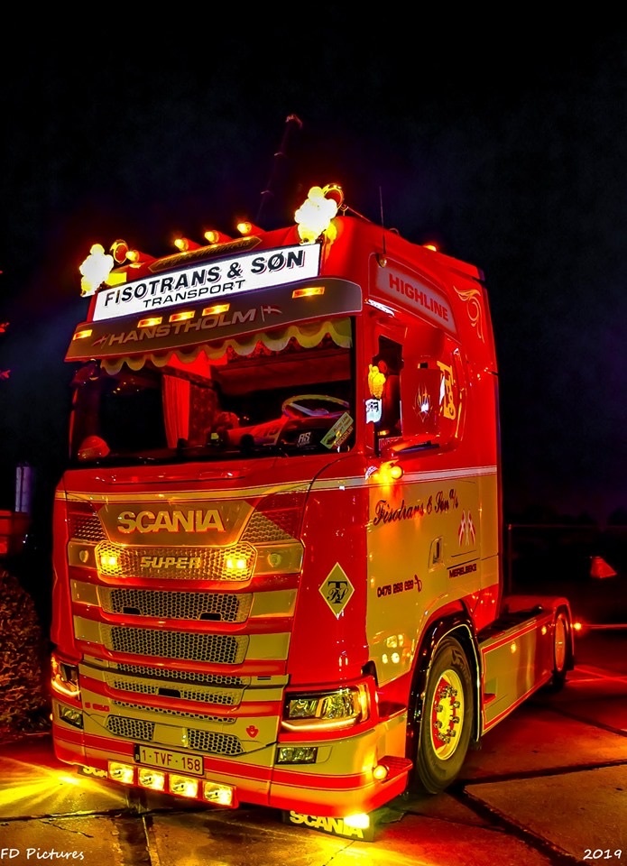 Scania 4/R-series sunvisor lights - Go-in-Style.nl