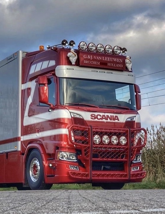 Stainless lightbox brackets all types Scania NextGen - Go-in-Style.nl