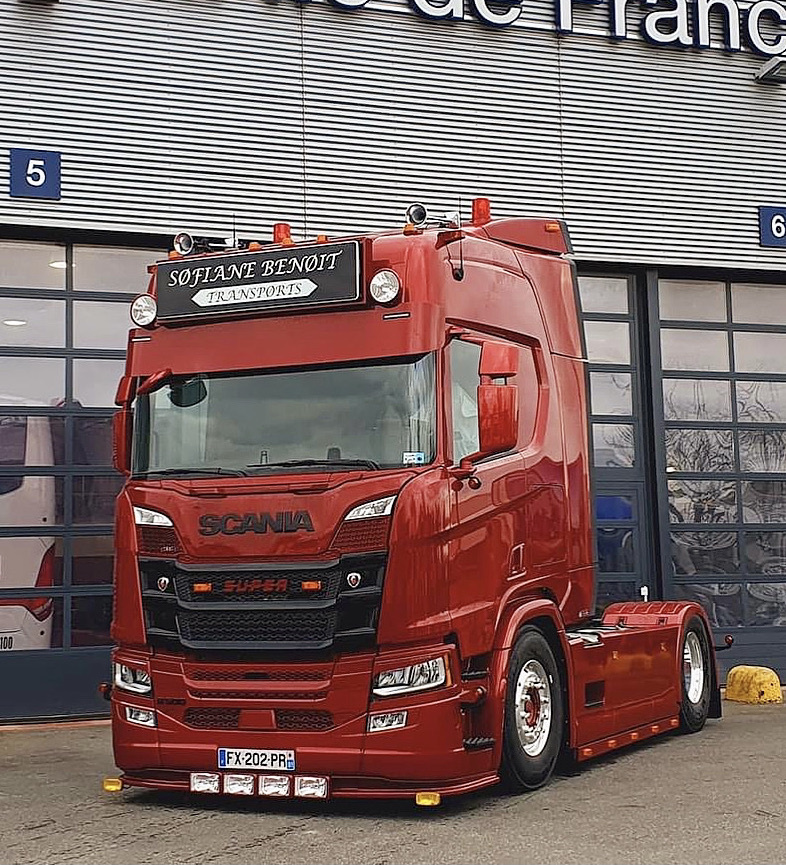 Hella Jumbo 220 Spotlight - Go-in-Style.nl