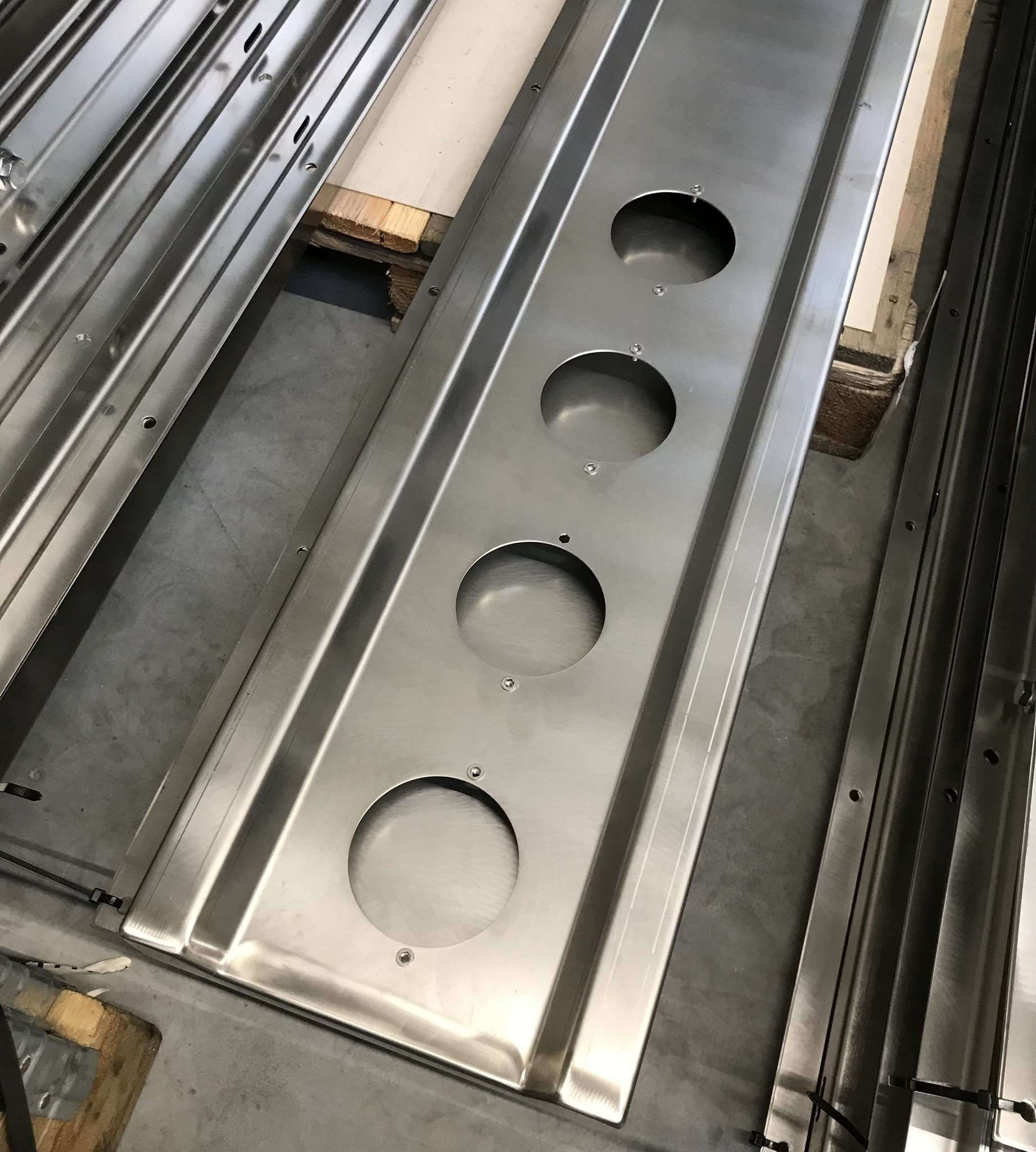 TTP Frame rear bumper with 8 round holes (stainless steel) - Go-in-Style.nl