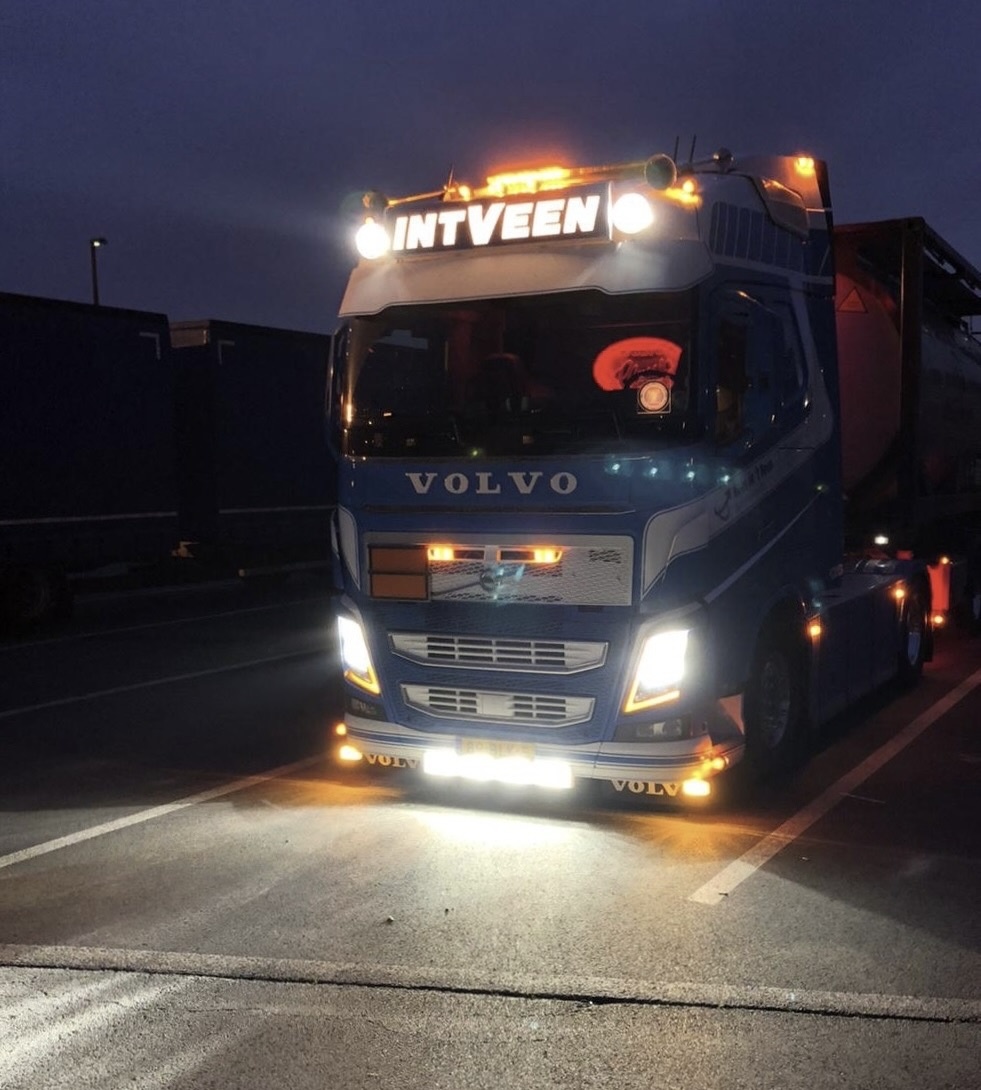 Hella Jumbo 220 Full Led driving light - Go-in-Style.nl