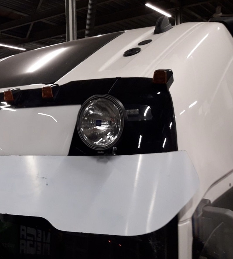 Set of Driving light brackets for Volvo FH4/FH5 - Go-in-Style.nl