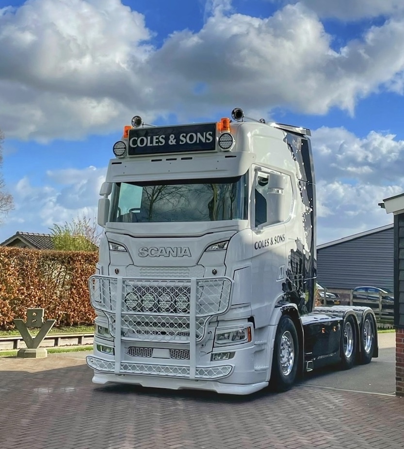 Coles Custom Lower Windscreen Guard - Go-in-Style.nl