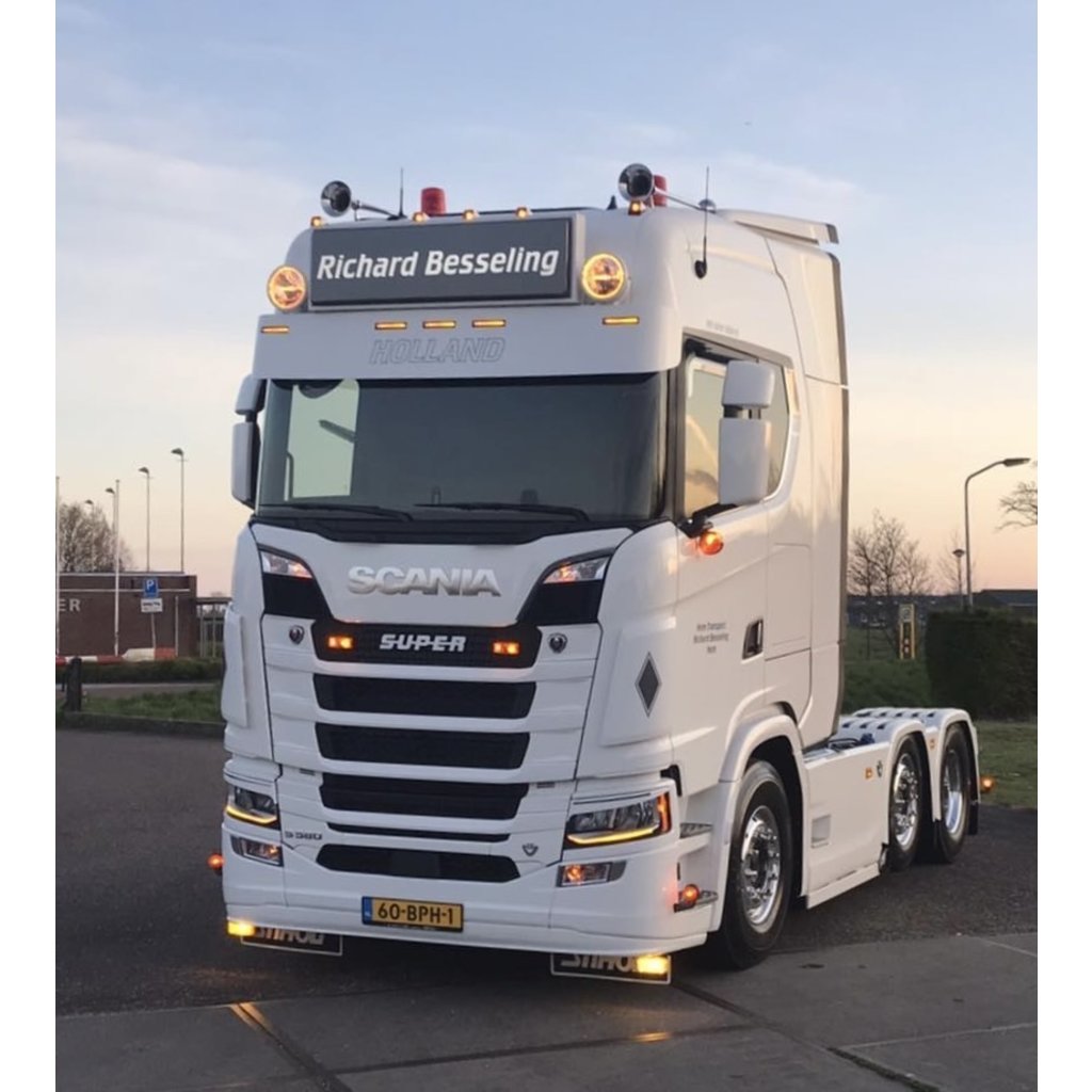 8 różnych spojlerów pod zderzak Solarguard do Scania Next Generation ...