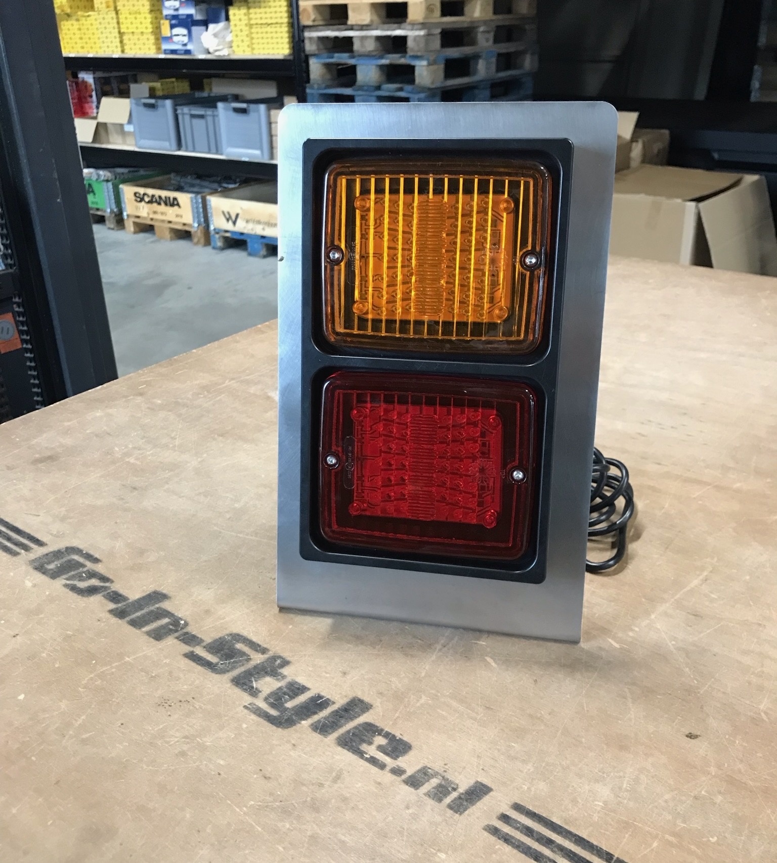 Omnius slim taillight Double Frame for Izeled taillights - Go-in-Style.nl