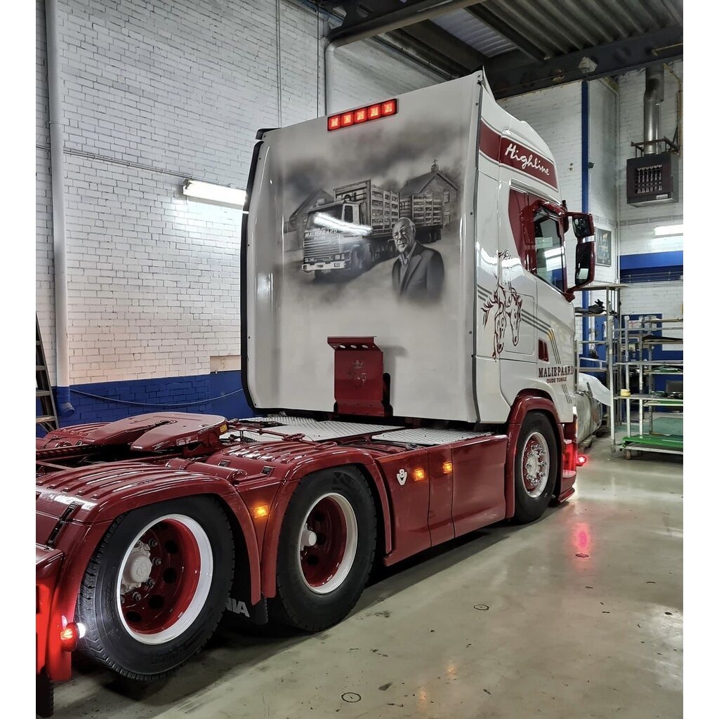 Omnius slim taillight Frame for 5x LED taillights - Go-in-Style.nl