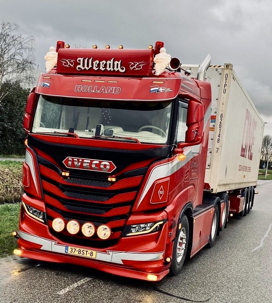 Solarguard sunvisor for the Iveco S-Way - Go-in-Style.nl