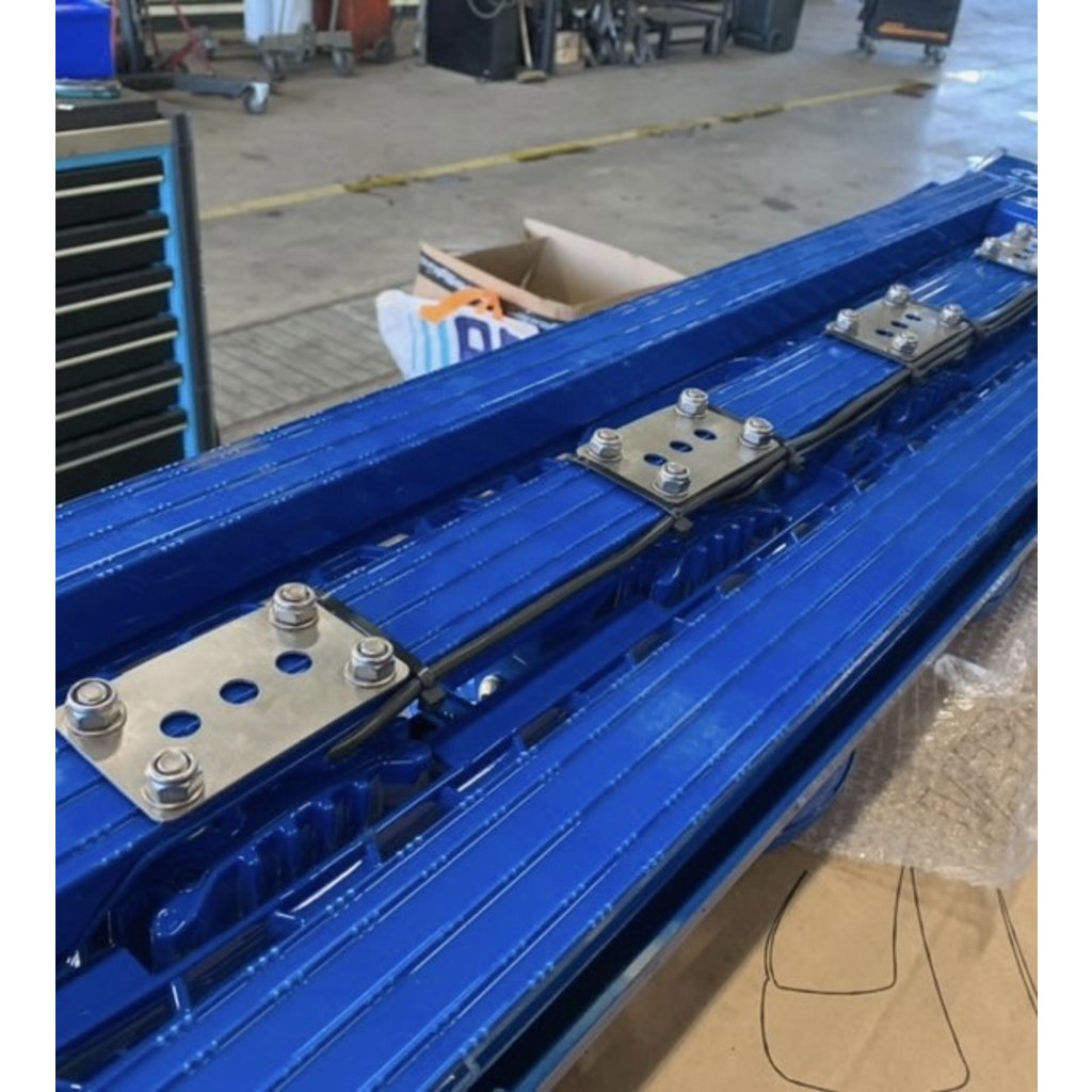 Driving lights brackets for grill and roof mounting - Go-in-Style.nl