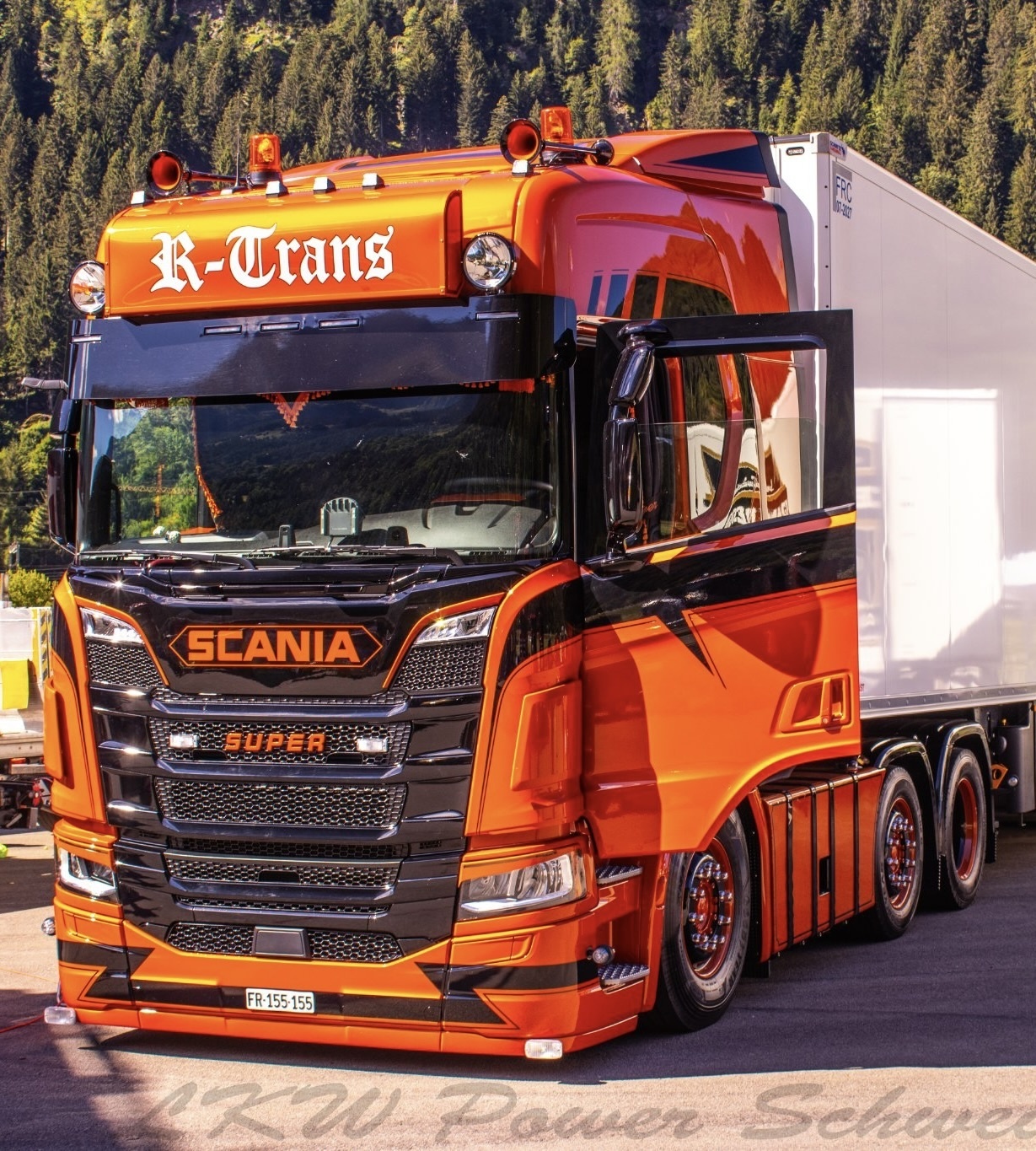 Tunn Solarguard-spoiler, Scania NG, låg stötfångare + Talmu-ljus - Go ...