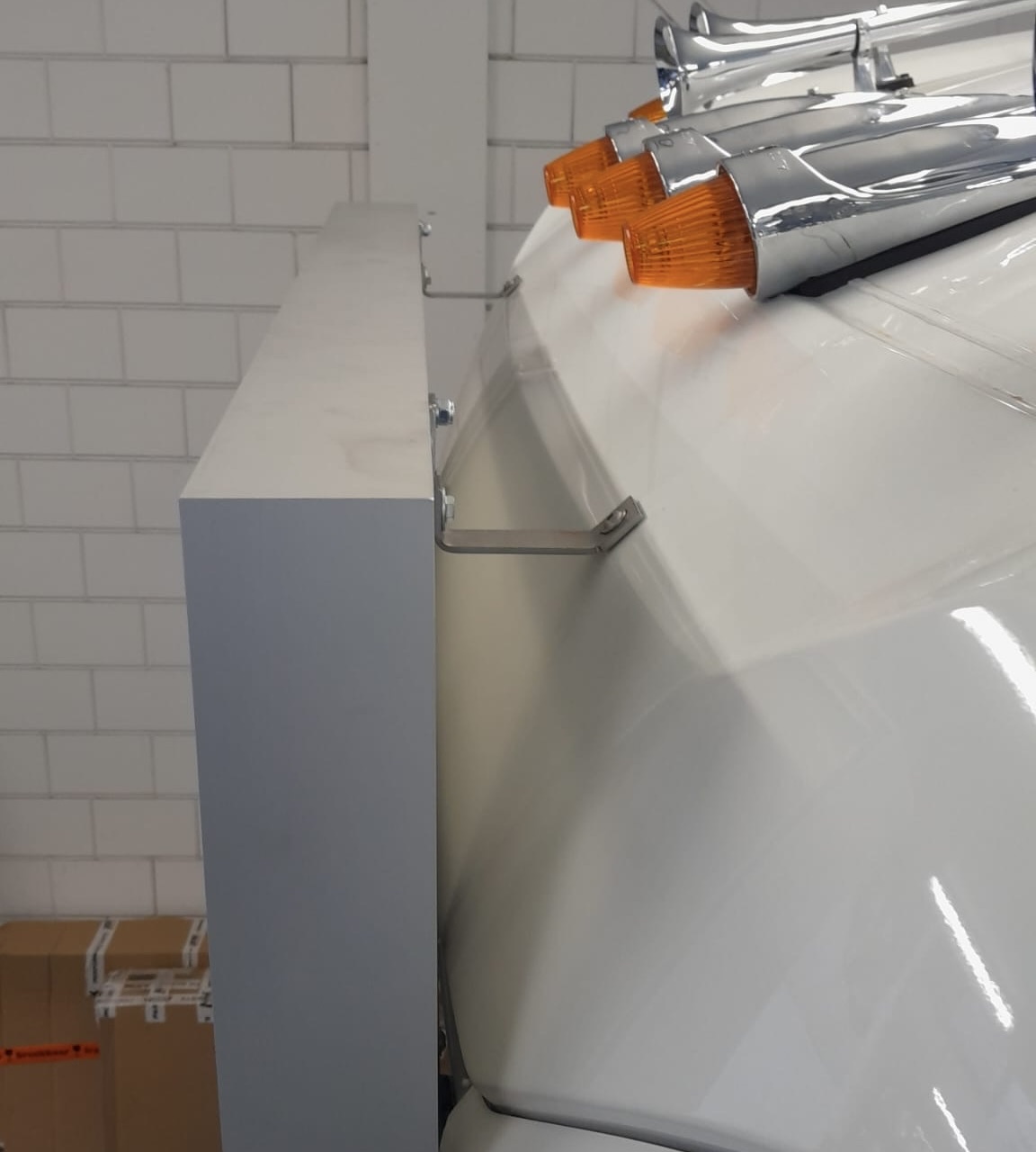 Stainless Lightbox brackets Scania NG - Go-in-Style.nl