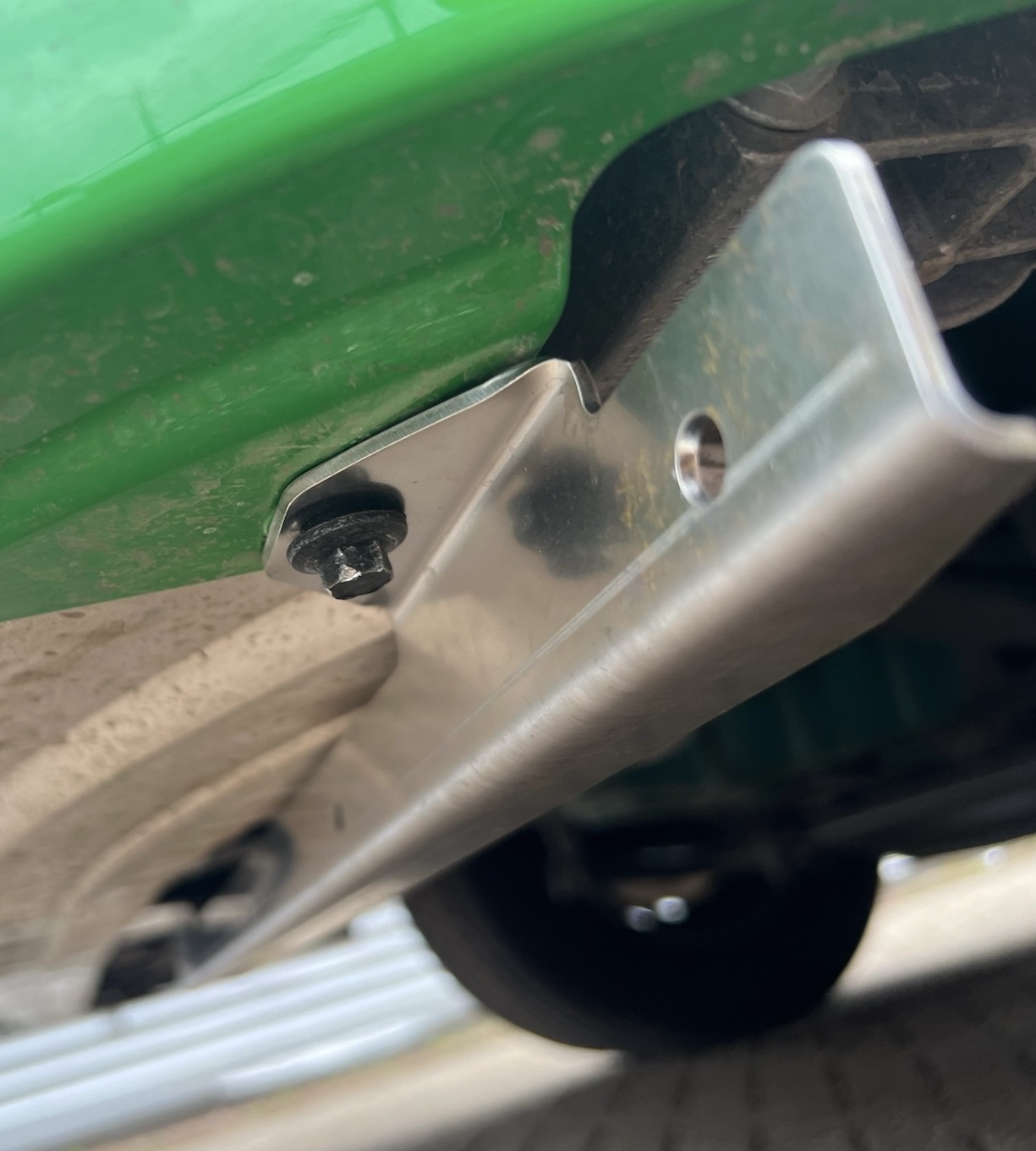 Turbo Truckparts mudflap brackets Volvo FH, FM5 and Aero (set) - Go-in ...