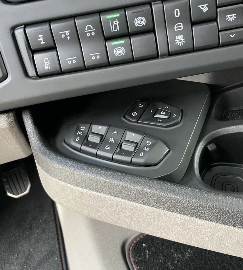 Conversion unit steering wheel switches Scania NG - Left - Go-in-Style.nl