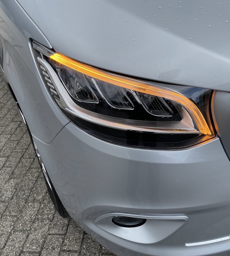 MB Sprinter Daytime Running Lights Switchable Amber/White - Go-in-Style.nl