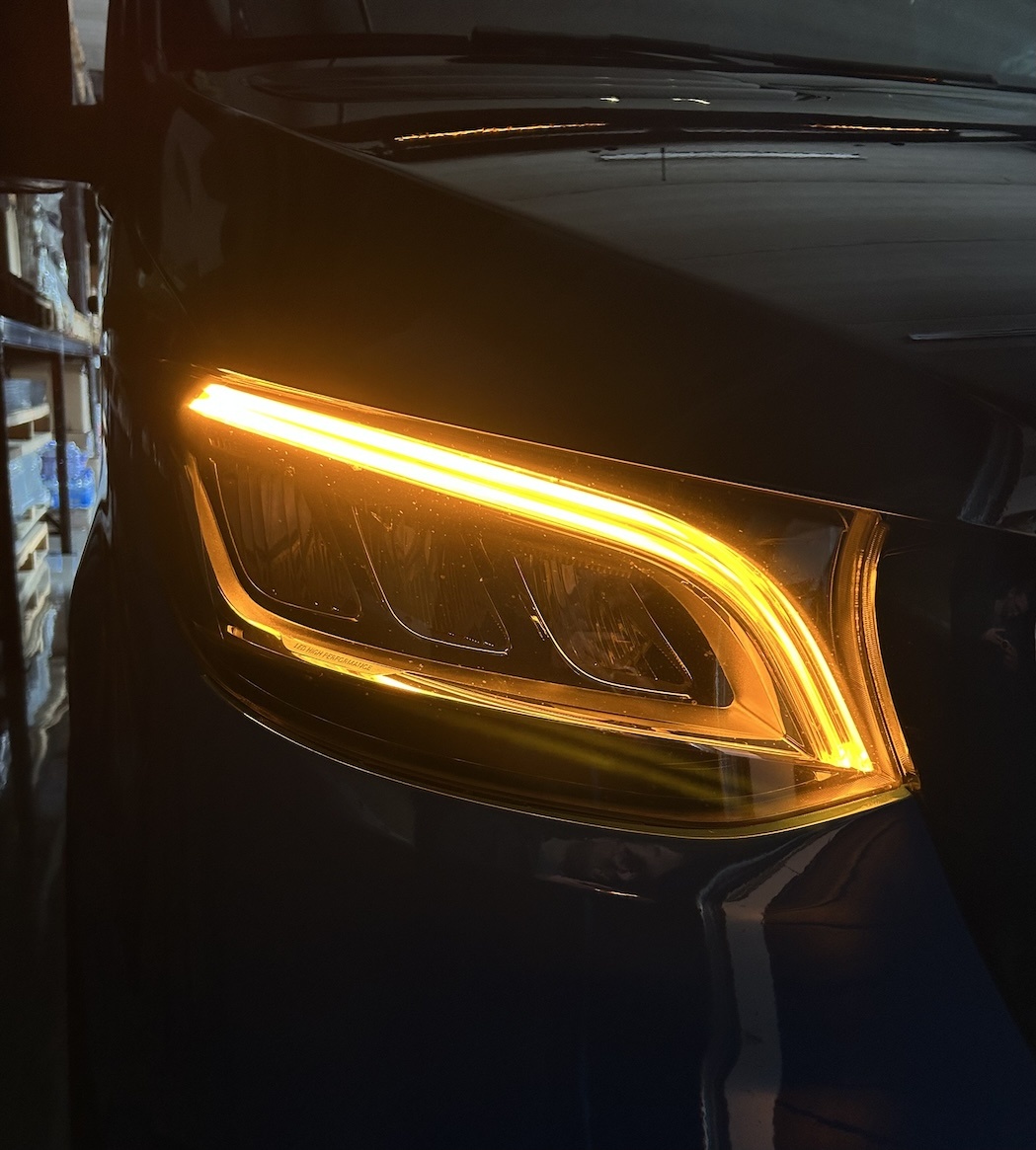 MB Sprinter Daytime Running Lights Switchable Amber/White - Go-in-Style.nl