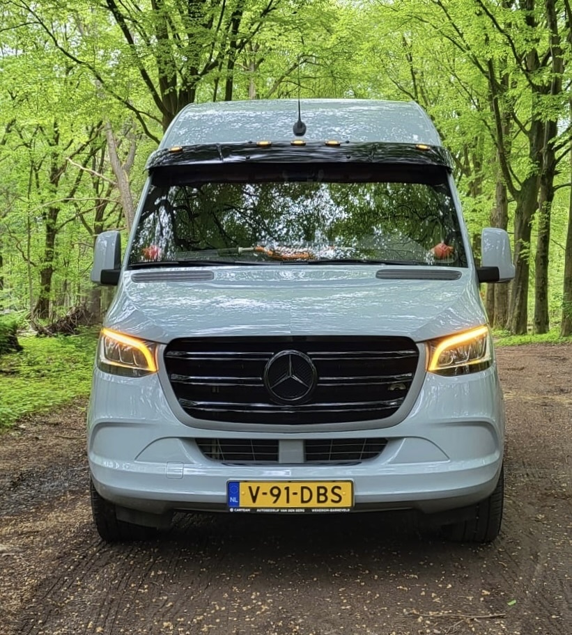 MB Sprinter Daytime Running Lights Switchable Amber/White - Go-in-Style.nl