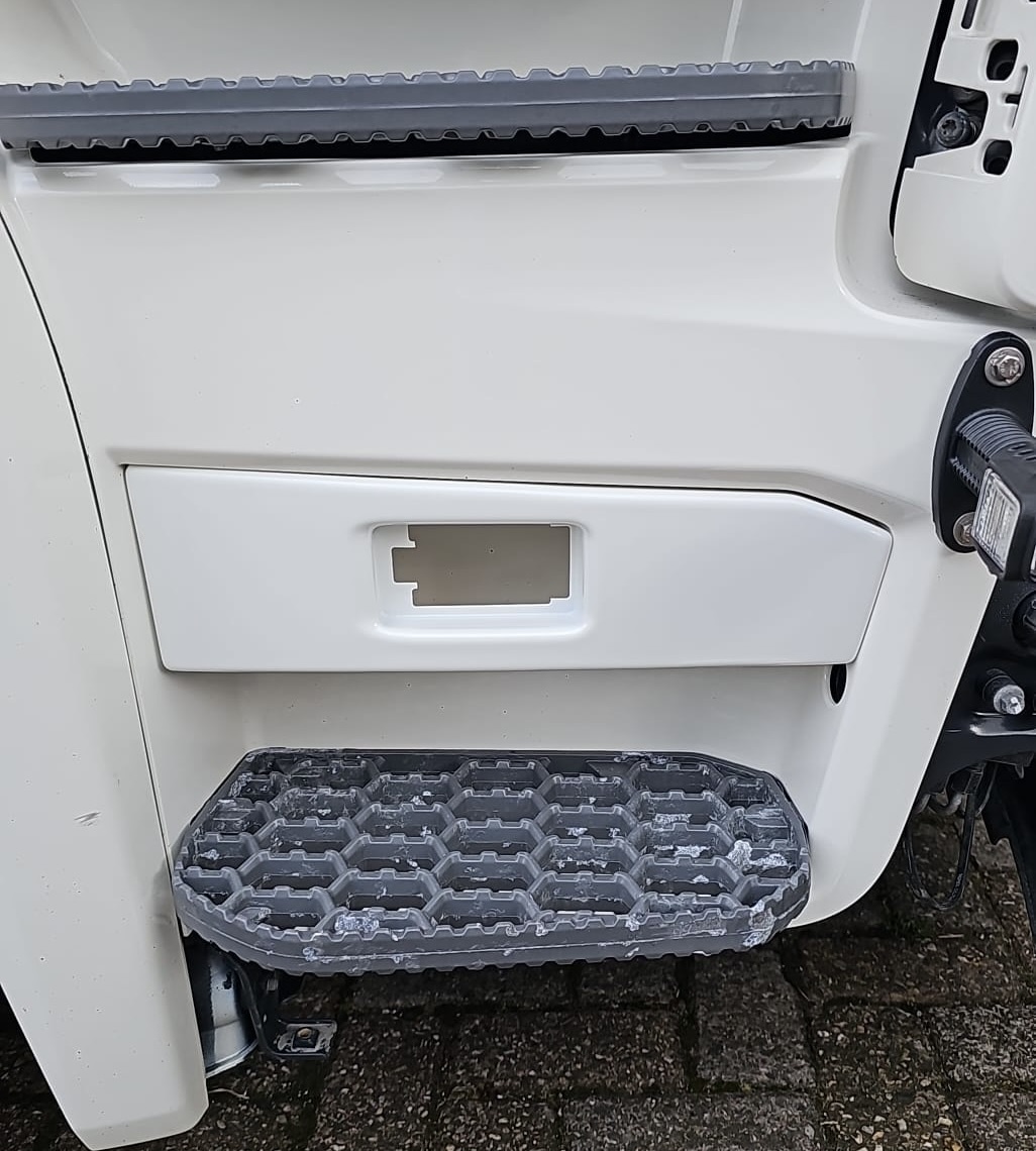 Solarguard Scania NG Step-up positionslygteholder - Go-in-Style.nl