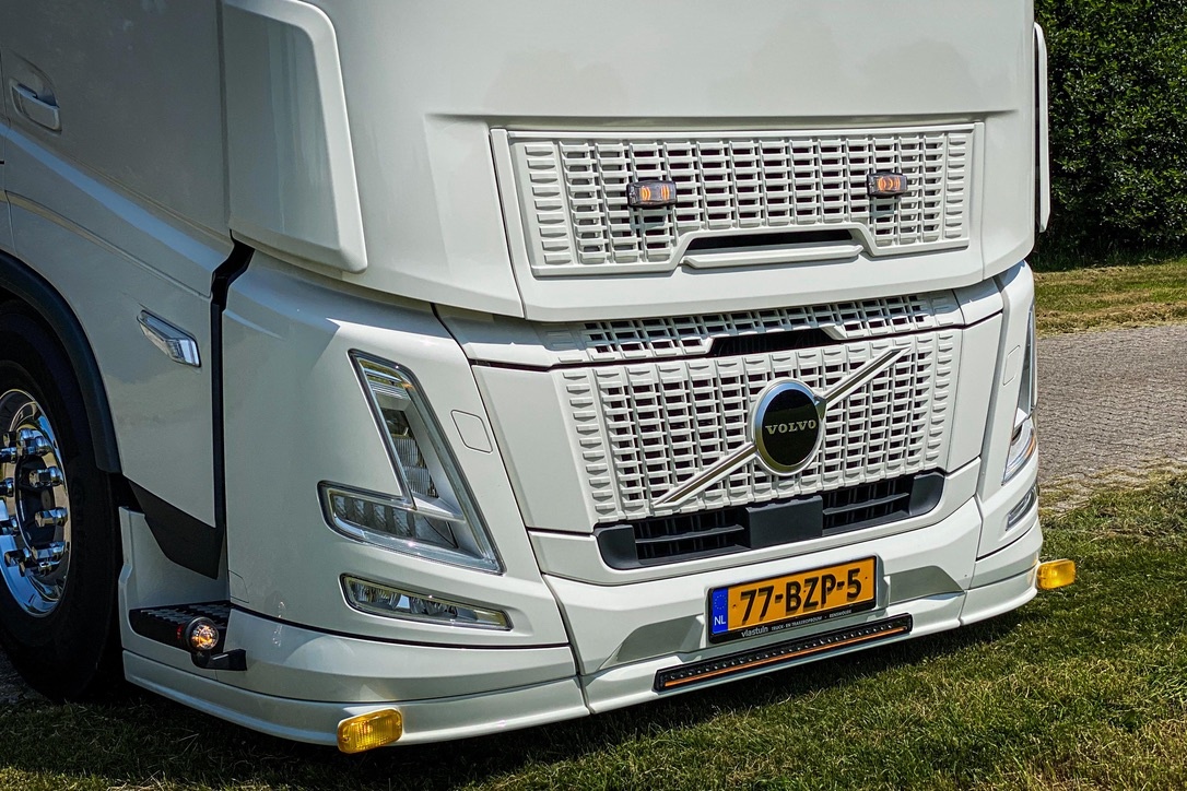 Turbo Truckparts Volvo FH Aero Top Grill - Go-in-Style.nl